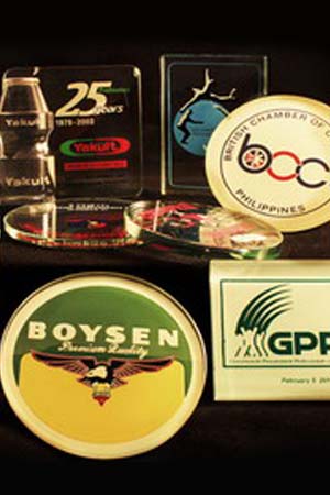 Corporate Giveaways | Paperweights | Glass Etching | Corporate Souvenir ...